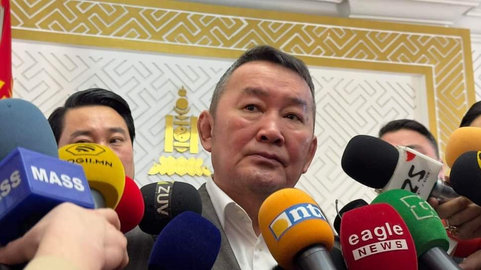 Eрөнхийлөгч асан Х Баттулга УИХ ын дарга Г Занданшатартай уулзаж